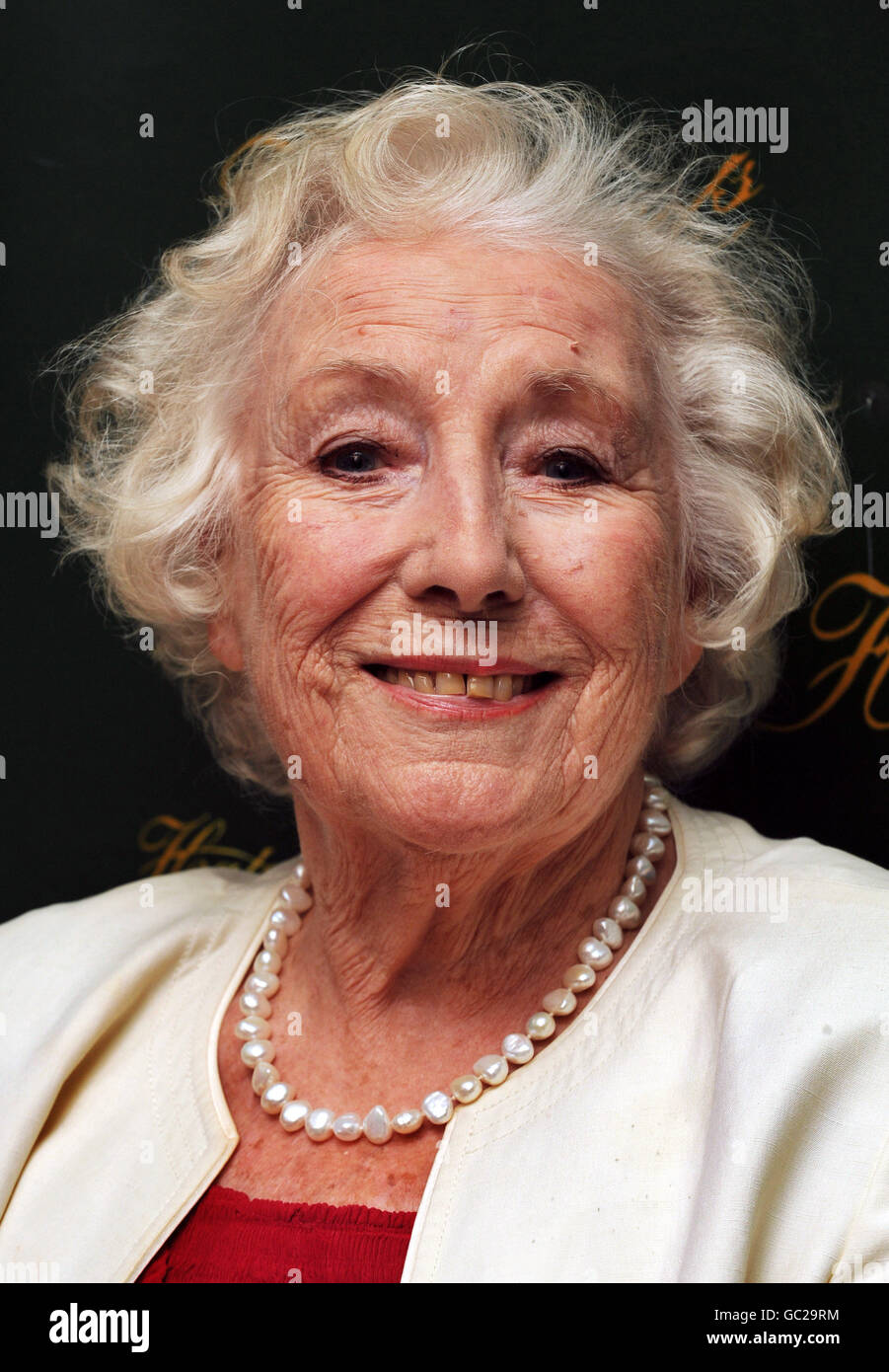 Dame vera lynn art hi-res stock photography and images - Alamy