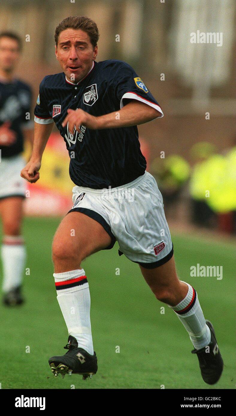 23 sep 95 scottish soccer jim mcinally hi-res stock photography and ...
