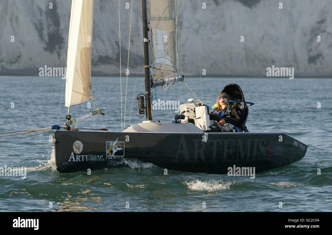 Disabled yachtswomen Hilary Lister sails around Britain Stock Photo - Alamy