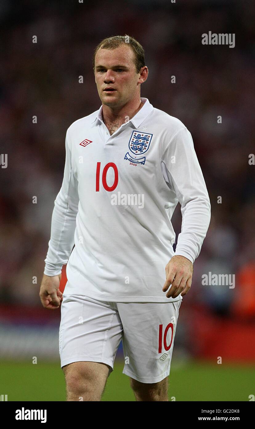 Wayne rooney england 2010 hi-res stock photography and images - Alamy
