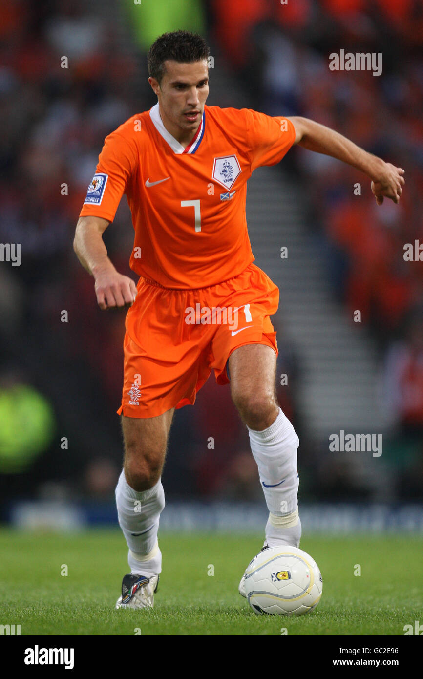 Robin Van Persie Header Cape