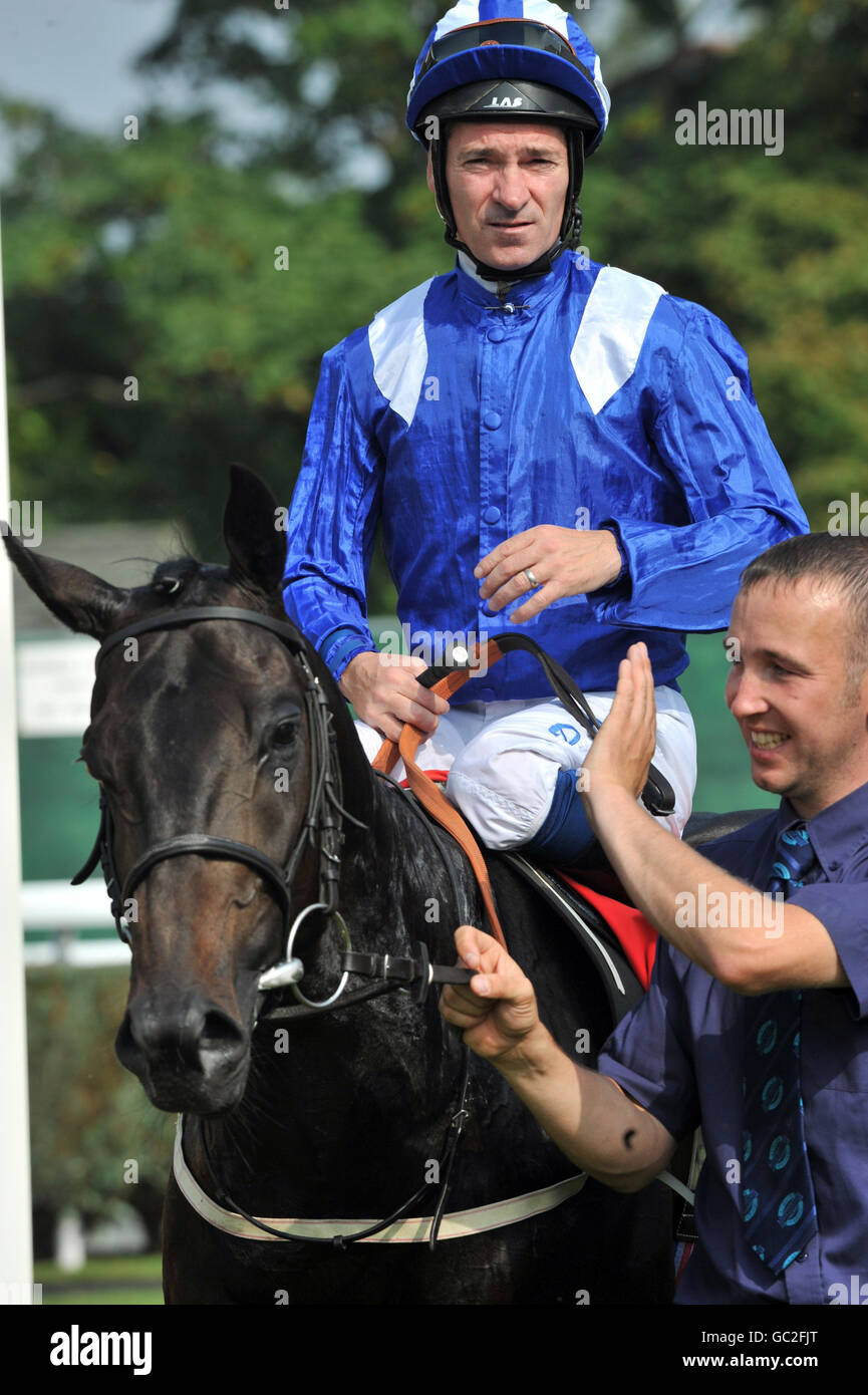 Mill reef racehorse hi-res stock photography and images - Alamy