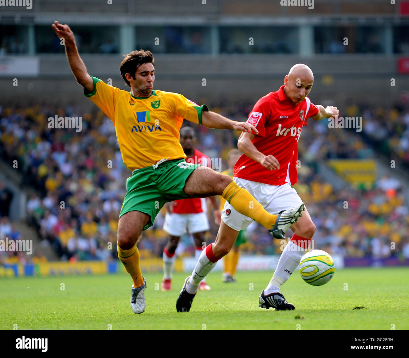 Norwich City's Simon Lappin and Charlton Athletic's Jonjo Shelvey Stock ...