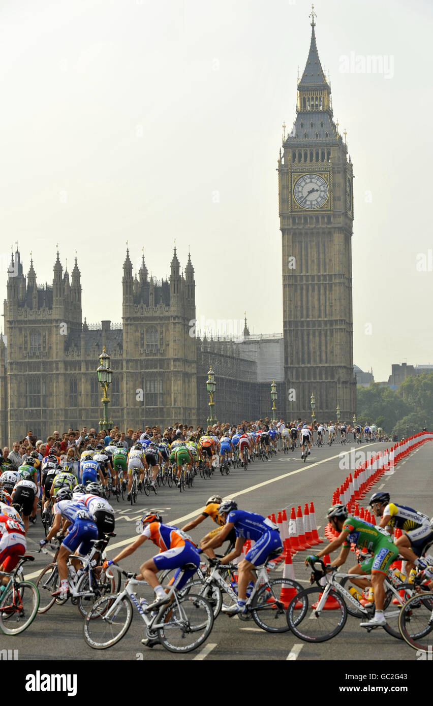 Charity cycle rides hi-res stock photography and images - Alamy