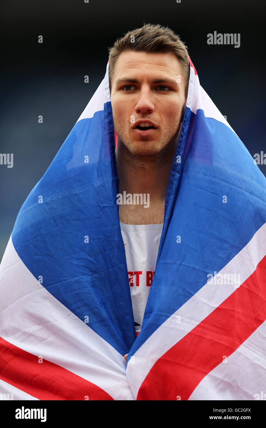 Winning mens 110m hurdles hi-res stock photography and images - Alamy