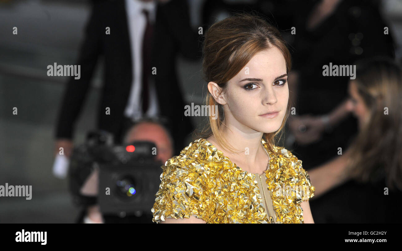 Beauty yellow emma watson hi-res stock photography and images - Alamy