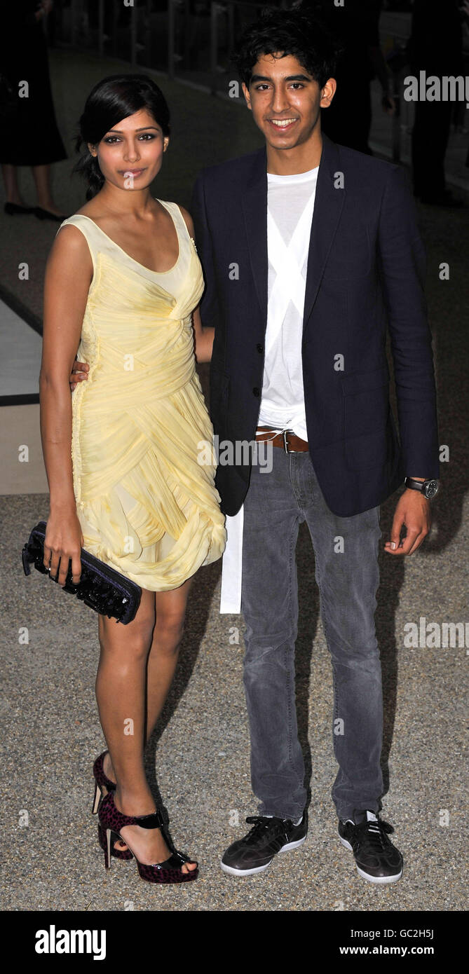 Freida Pinto And Dev Patel Kissing