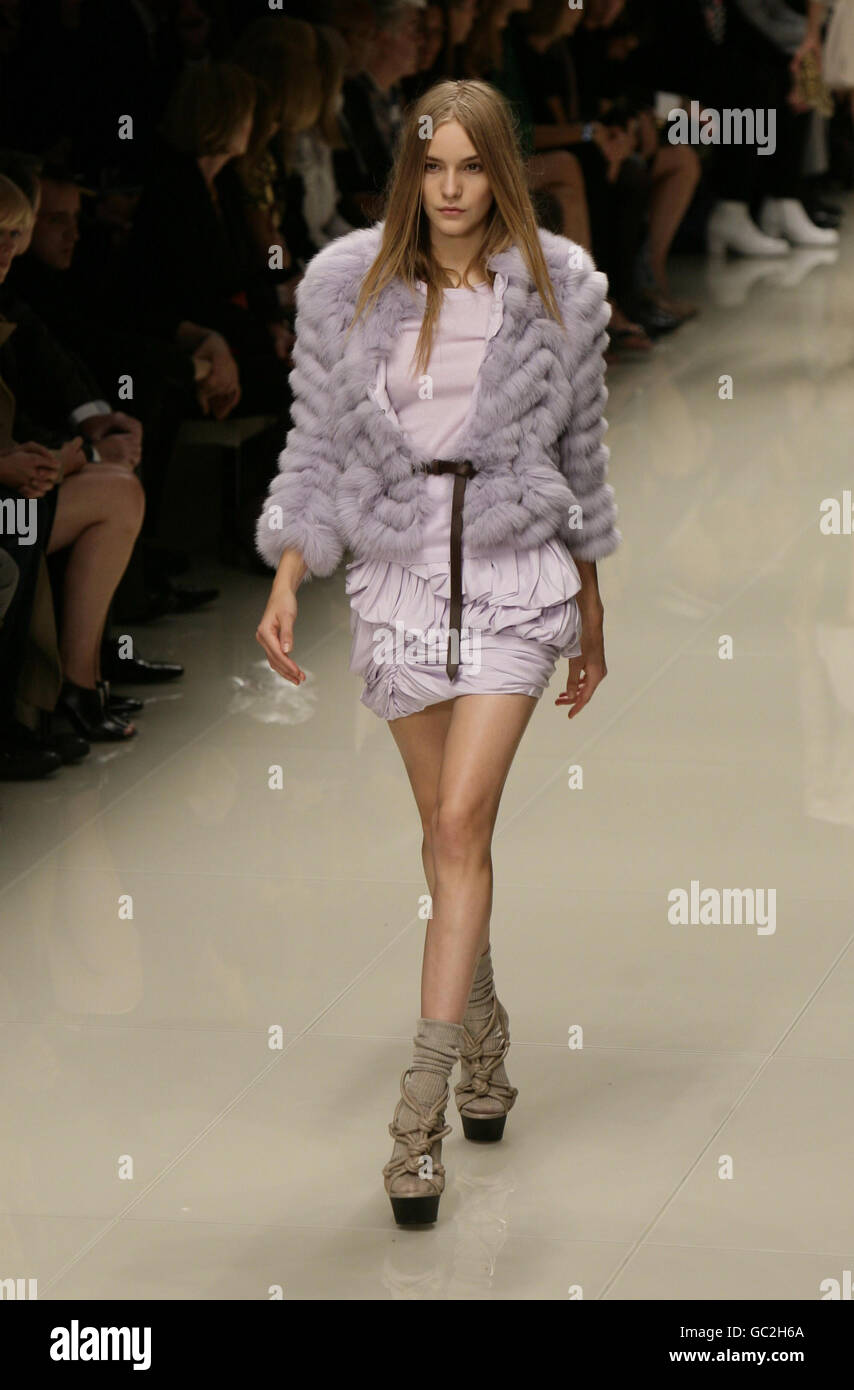 London Fashion Week - Burberry Catwalk Stock Photo - Alamy