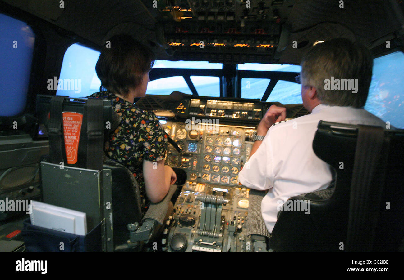 Concorde cockpit instruments hi-res stock photography and images - Alamy