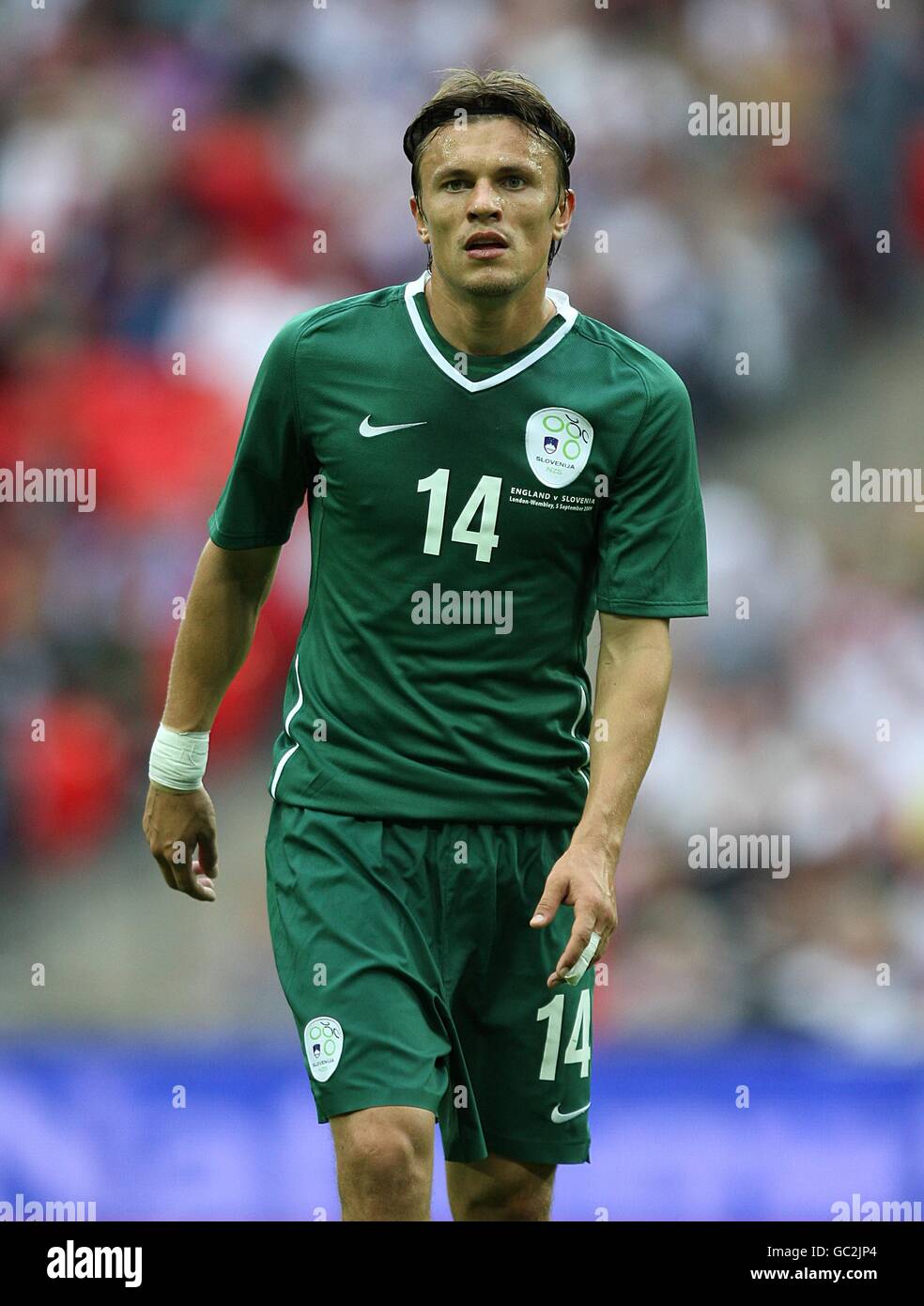 England v slovenia hi-res stock photography and images - Alamy