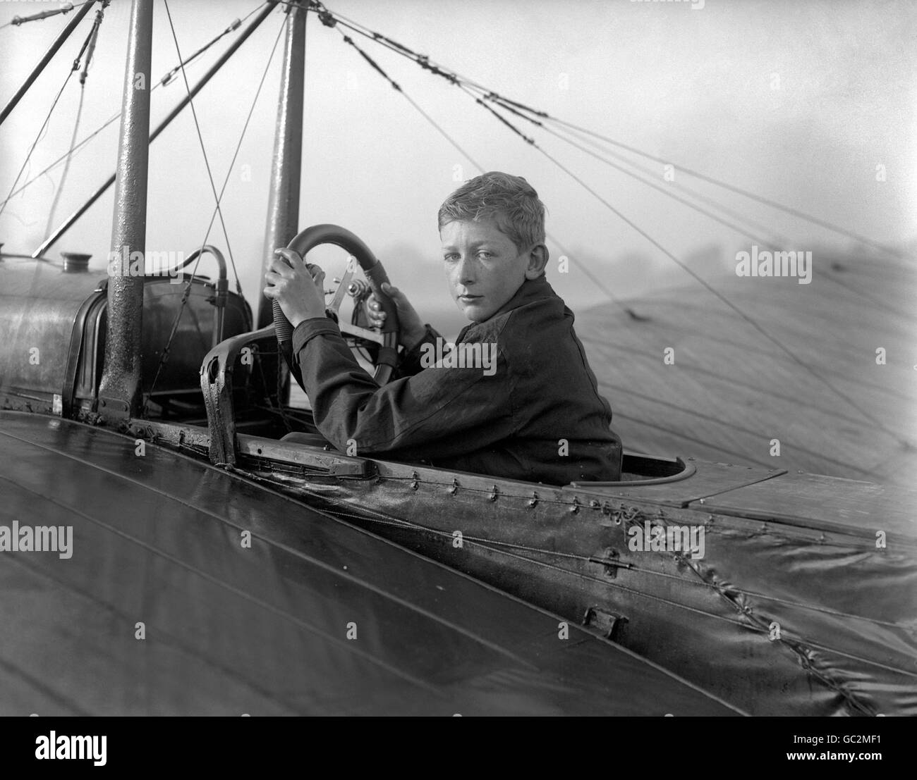 Leo robinson hi-res stock photography and images - Alamy