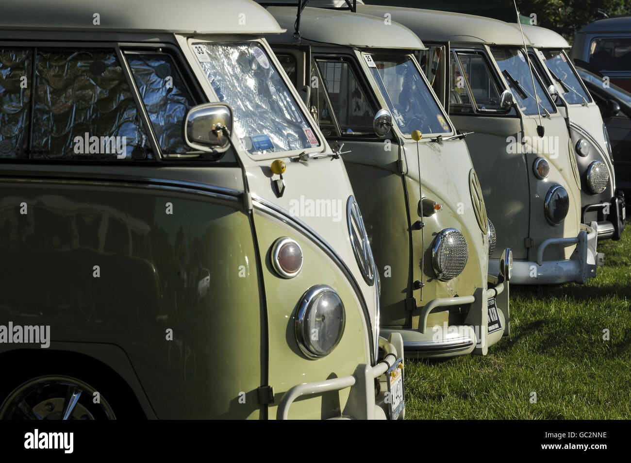 Vw bus vw bus festival hi-res stock photography and images - Alamy