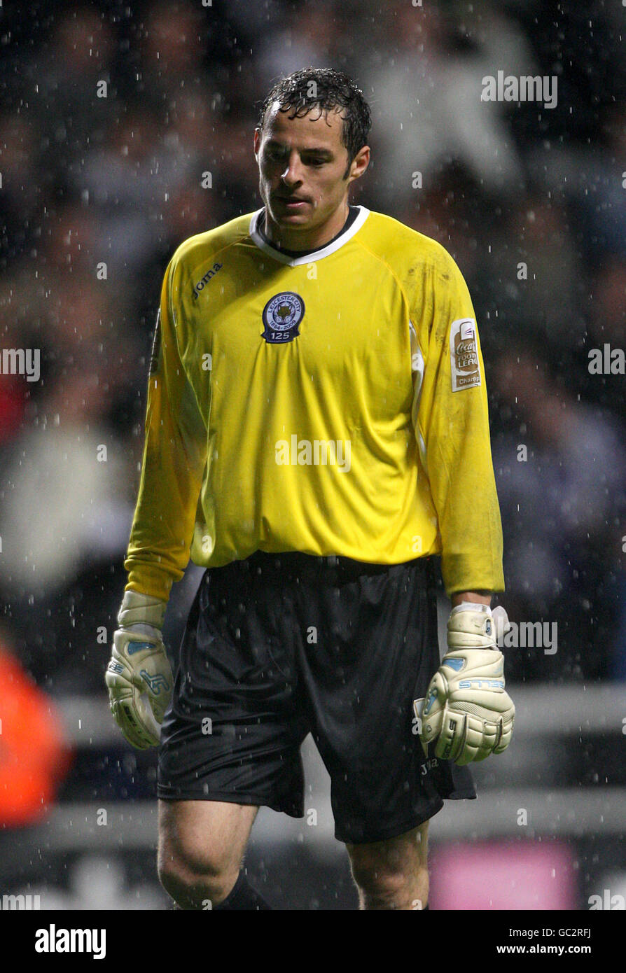 Leicester city goalkeeper chris weale hi-res stock photography and ...
