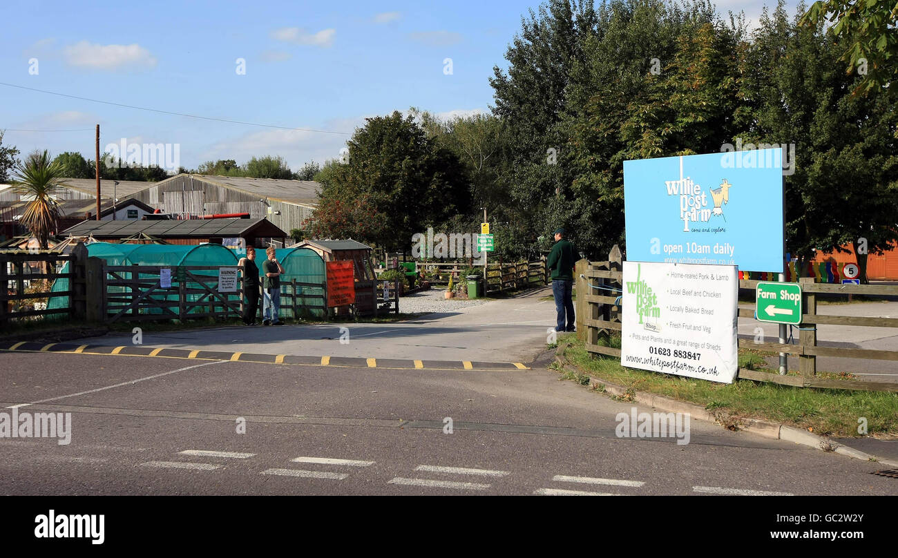 White post farm in farnfield hi-res stock photography and images - Alamy