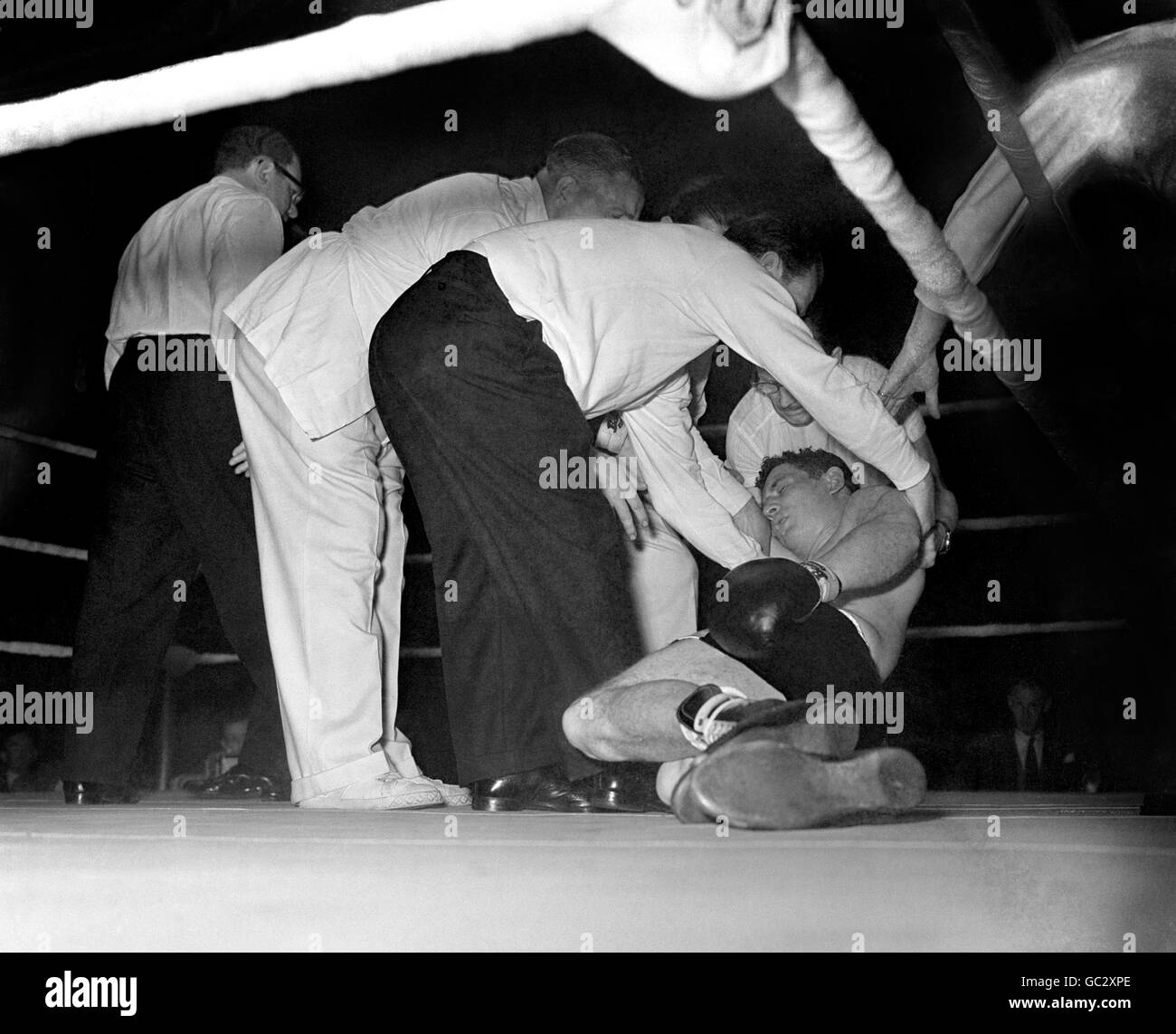 Boxing - Heavyweight - Arthur Howard v Andre Wyns - Earls Court Empress ...