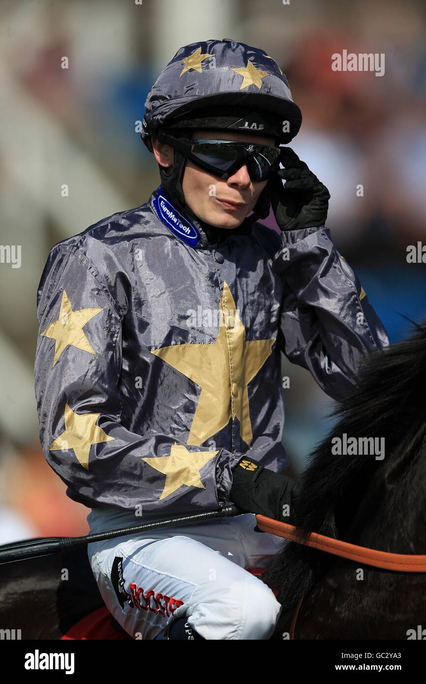 Horse Racing - The Ladbrokes St. Ledger Festival - The DFS Doncaster ...