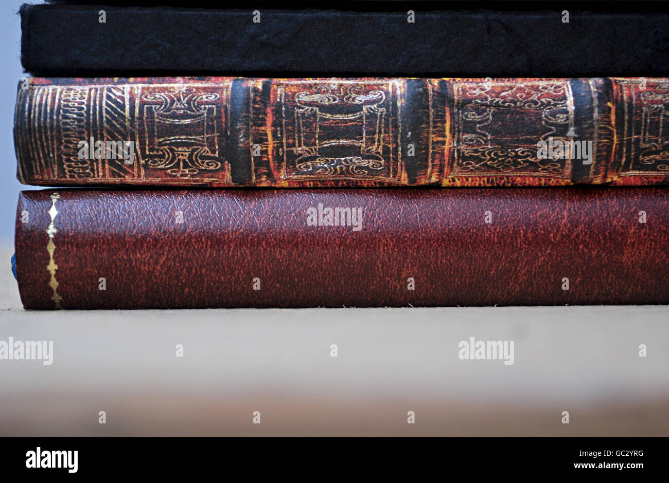 old piled books Stock Photo - Alamy