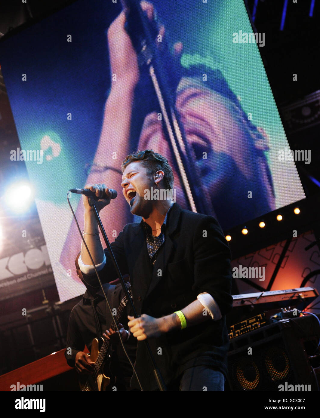 Daniel Merriweather performing at the Orange Rock Corps concert at the ...