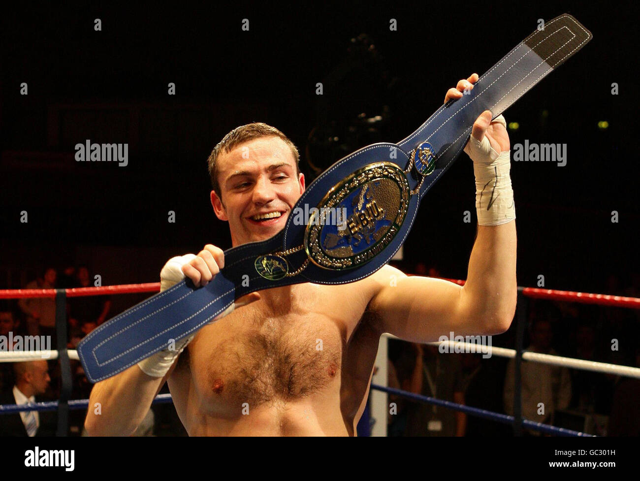 Boxing - European Middleweight Title Fight - Michael Macklin v Amin ...