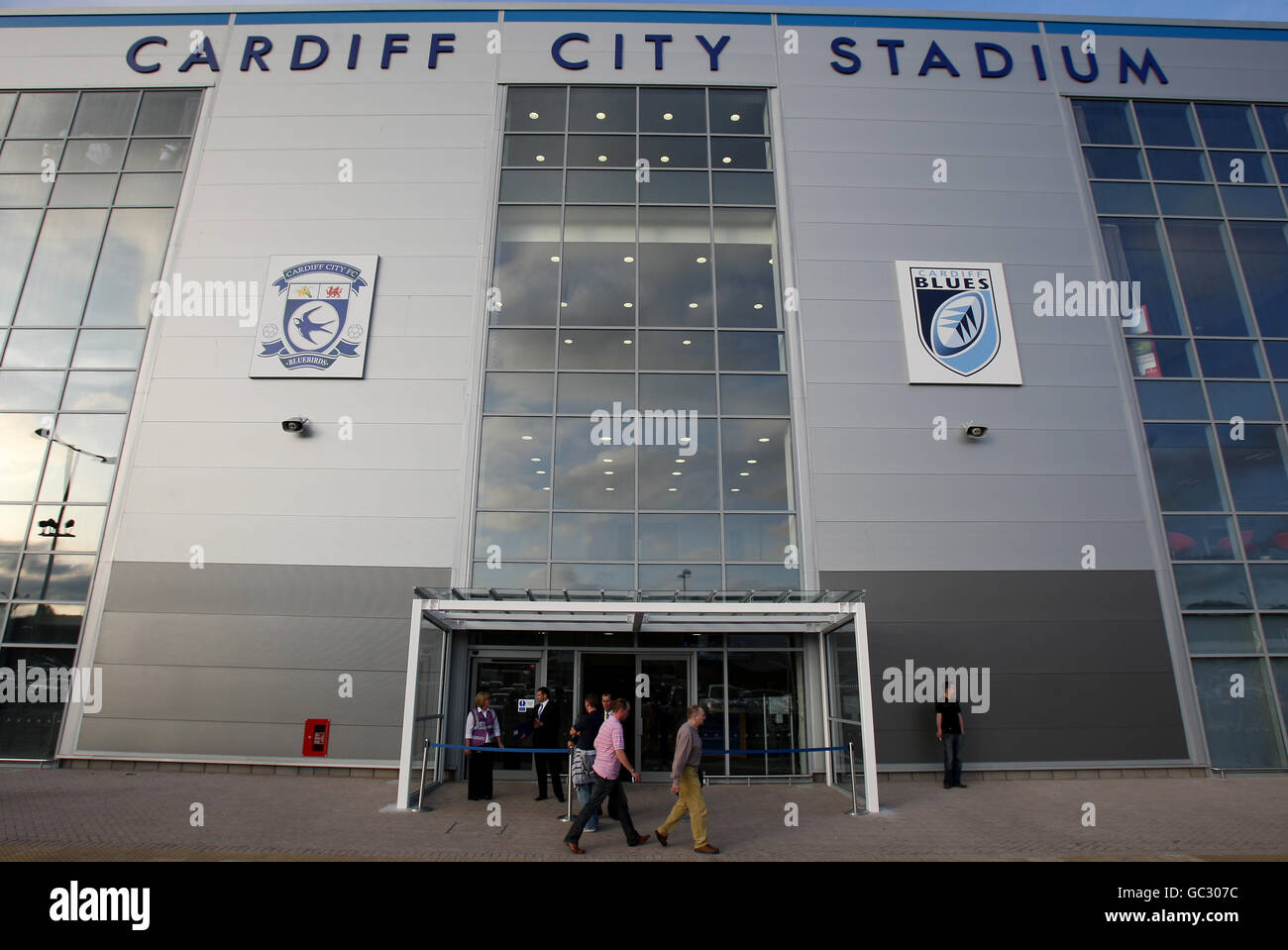 City stadium hi-res stock photography and images - Alamy