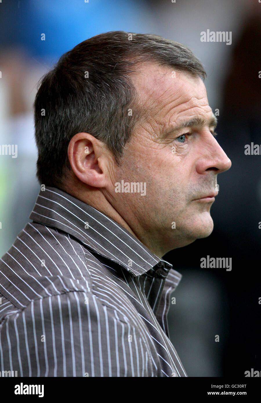 Notts county manager ian mcparland hi-res stock photography and images ...
