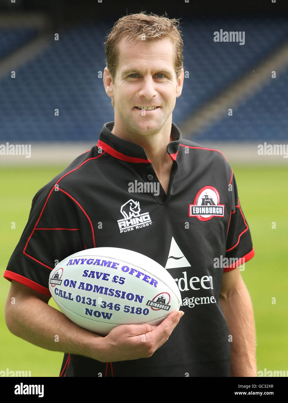 Murrayfield stadium supporters hi-res stock photography and images - Alamy