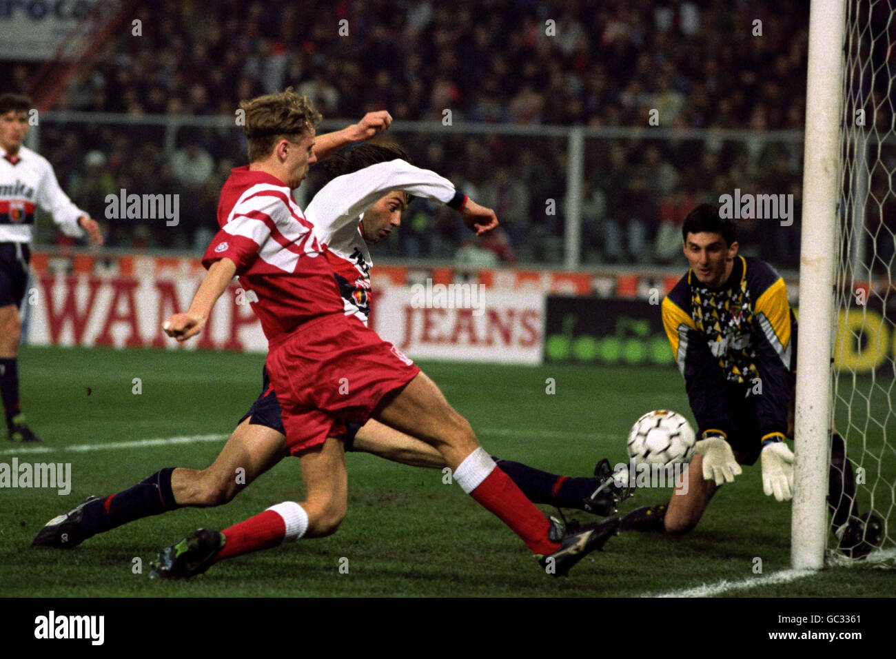 Soccer - UEFA Cup - Fourth Round - 1st Leg - Genoa v Liverpool Stock ...