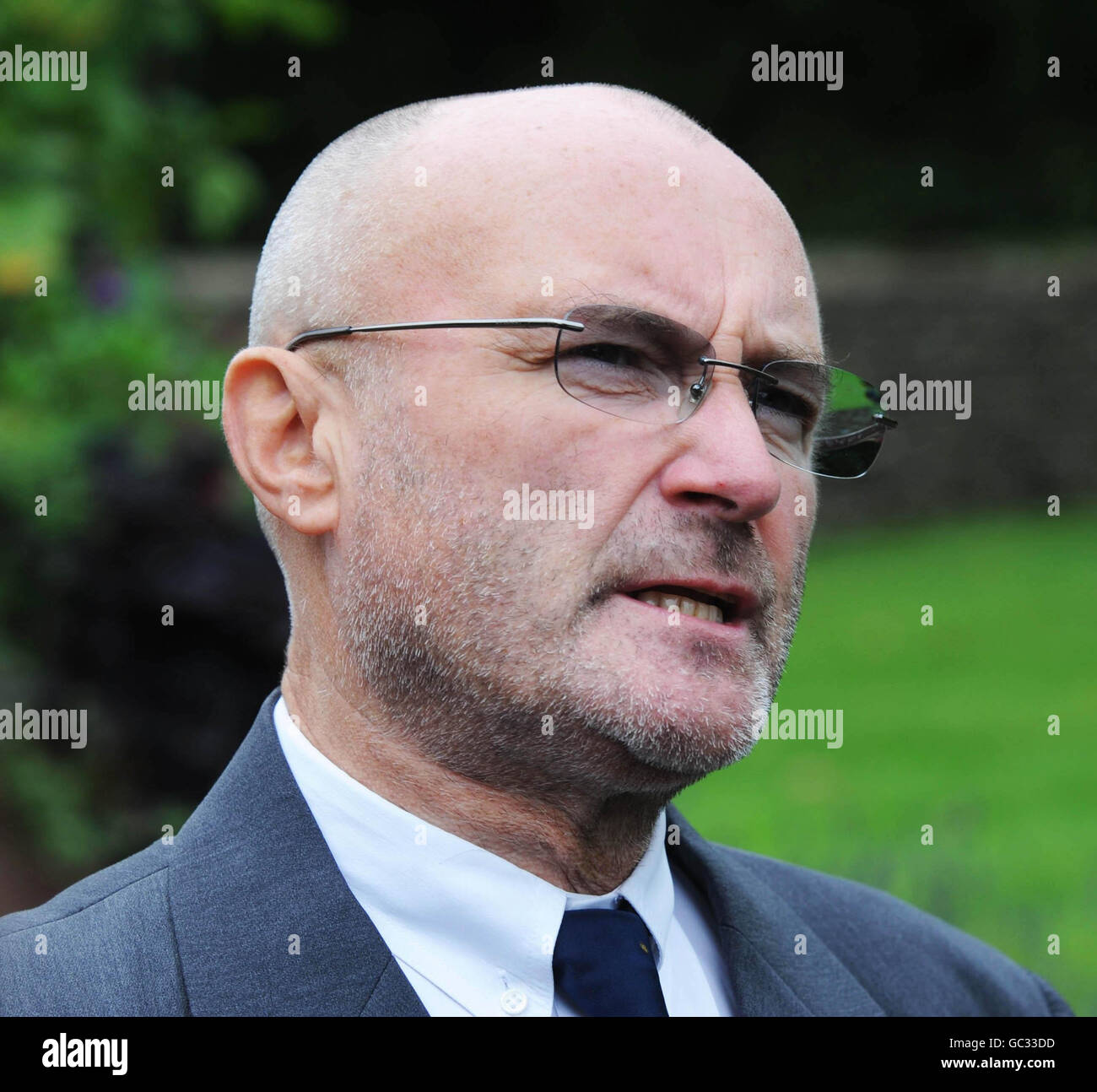 Drummer phil collins hi-res stock photography and images - Alamy