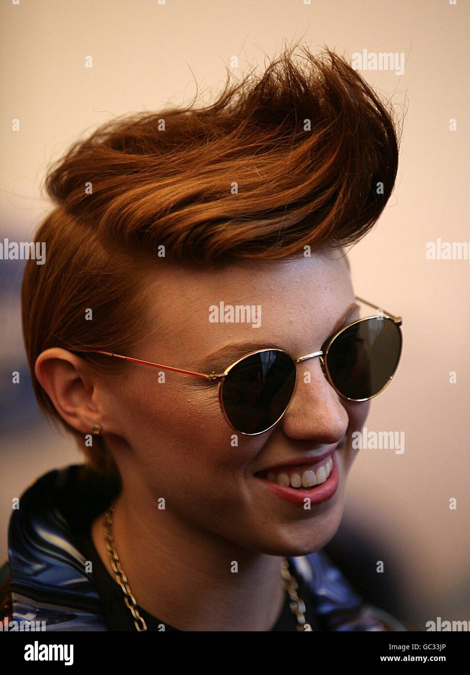 Elly Jackson of La Roux arriving for the 2009 Barclaycard Mercury Prize ...