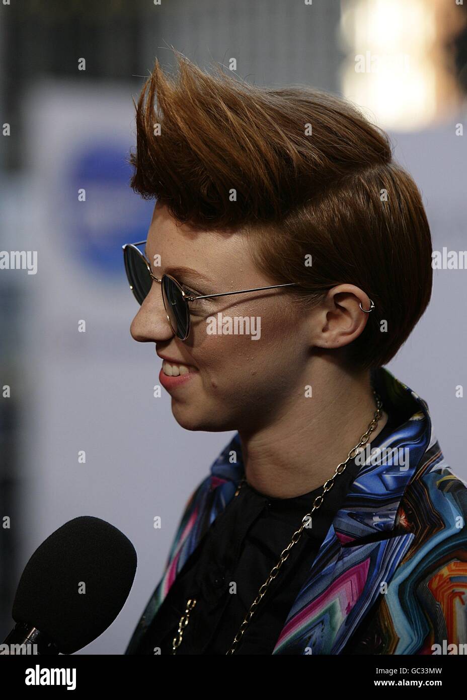Elly Jackson of La Roux arriving for the 2009 Barclaycard Mercury Prize ...