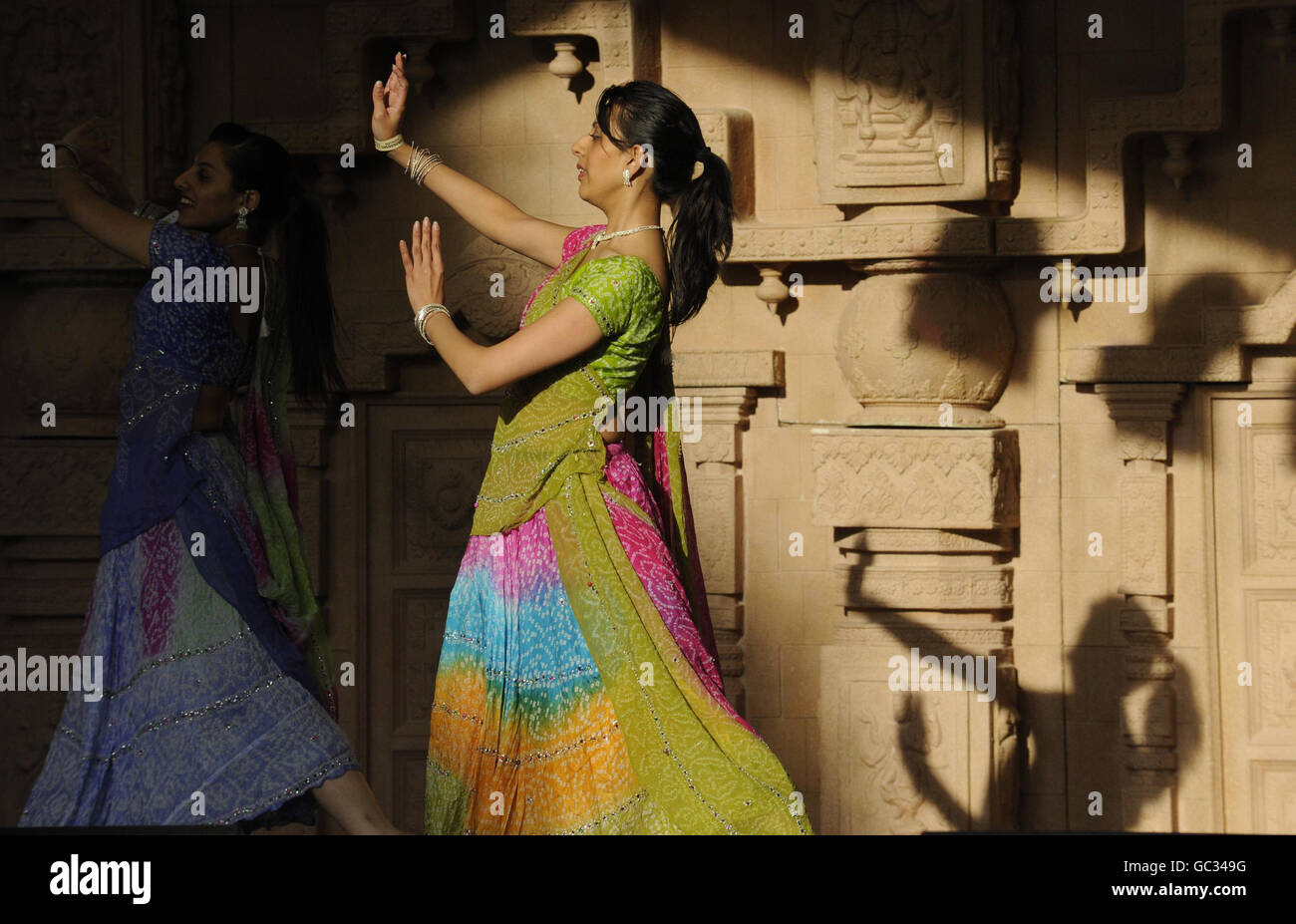 Stage dances india hi-res stock photography and images - Alamy