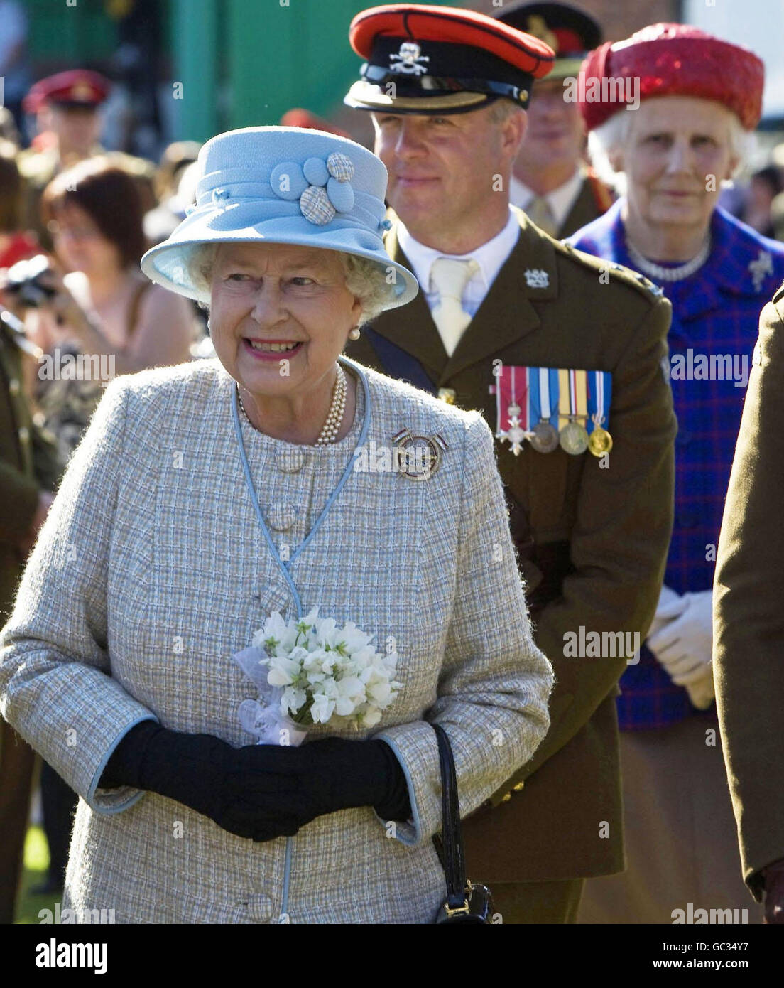 Half length mid elizabeth ii smiling royal royals royalty mangdm hi-res ...