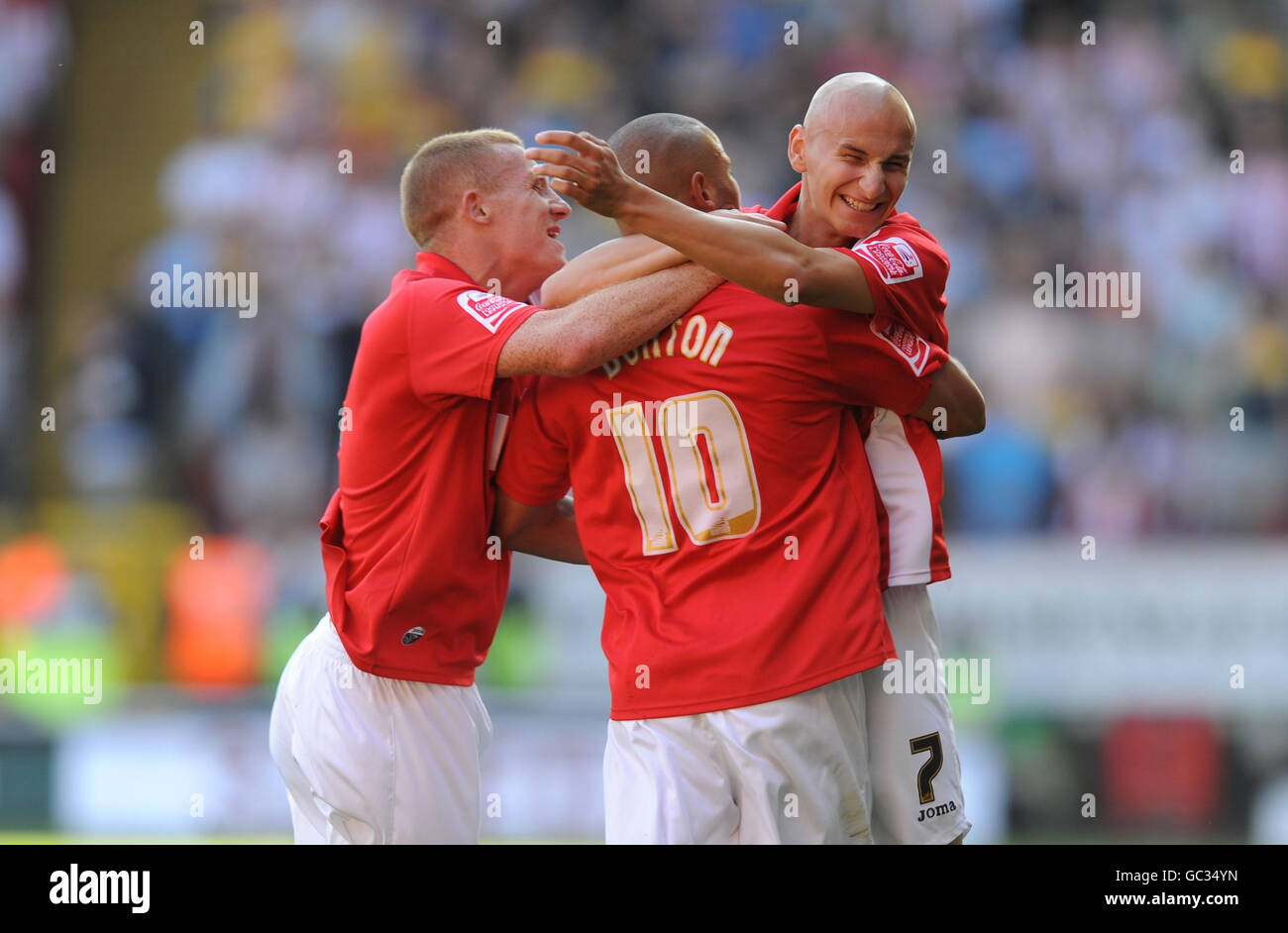 Charlton's Nicky Bailey (left) and Jonjo Shelvey (right) of Charlton ...