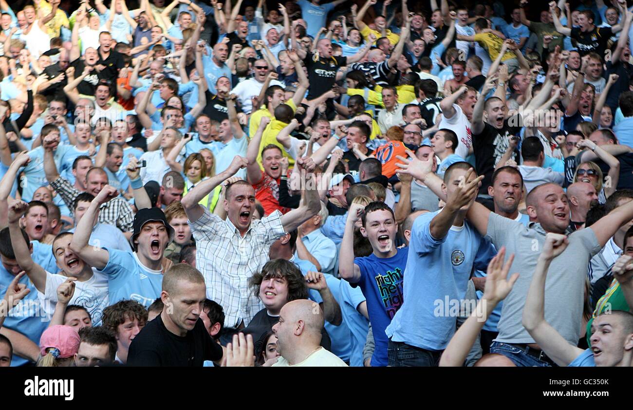 Manchester city goal celebration hi-res stock photography and images ...