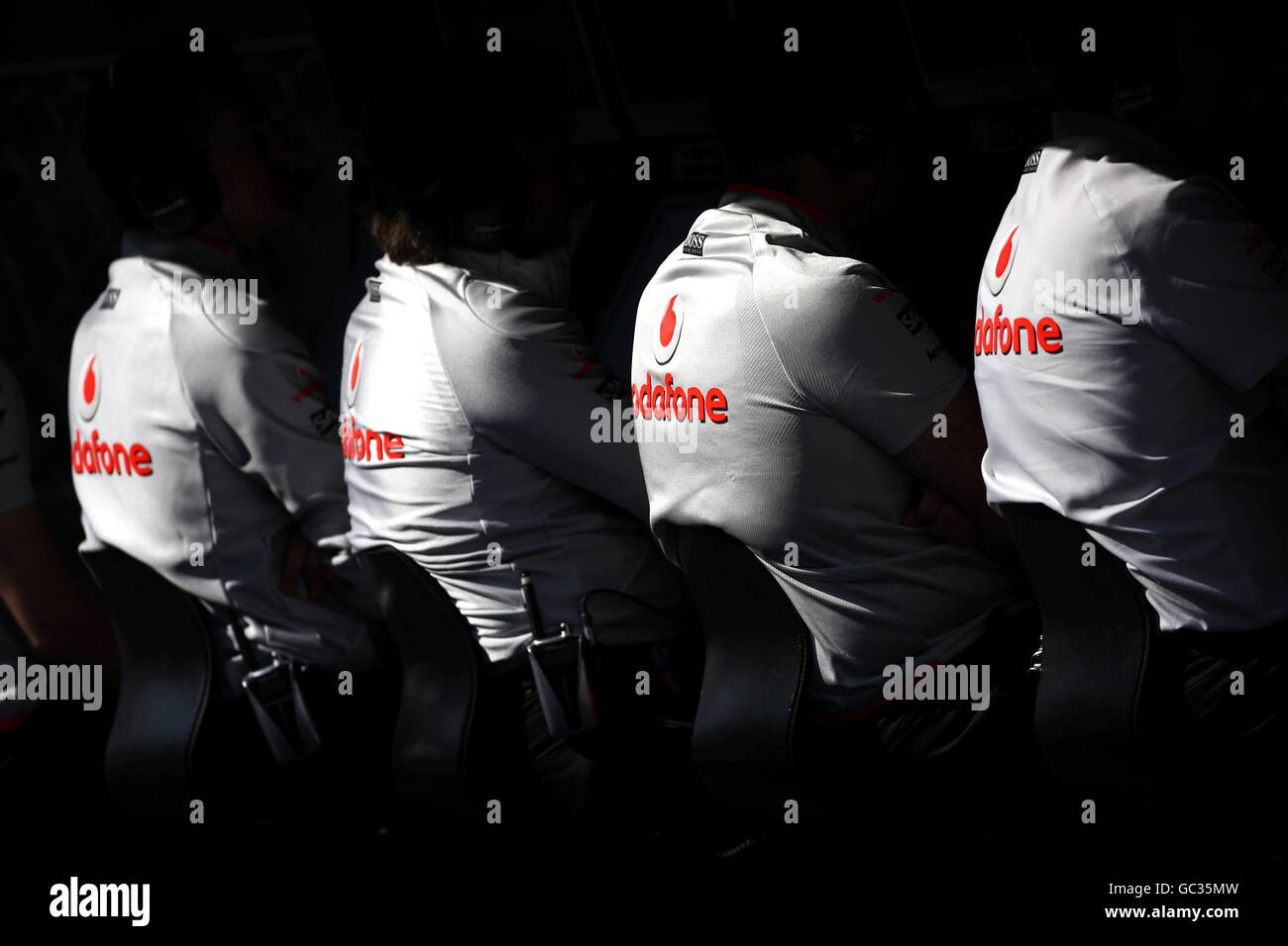 Formula 1 team pit wall hi-res stock photography and images - Alamy