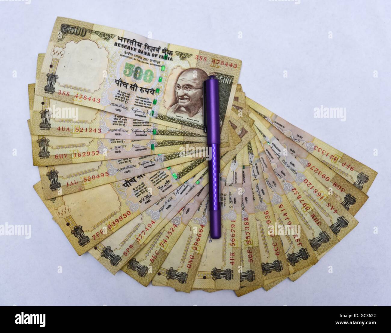 Indian 500 rupee note hi-res stock photography and images - Alamy