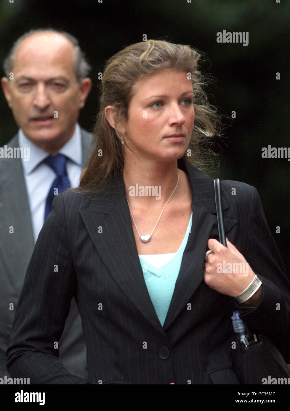 Arrives at isleworth crown court in middlesex hi-res stock photography ...