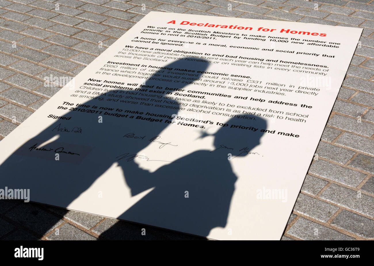 Edinburgh housing protest hi-res stock photography and images - Alamy