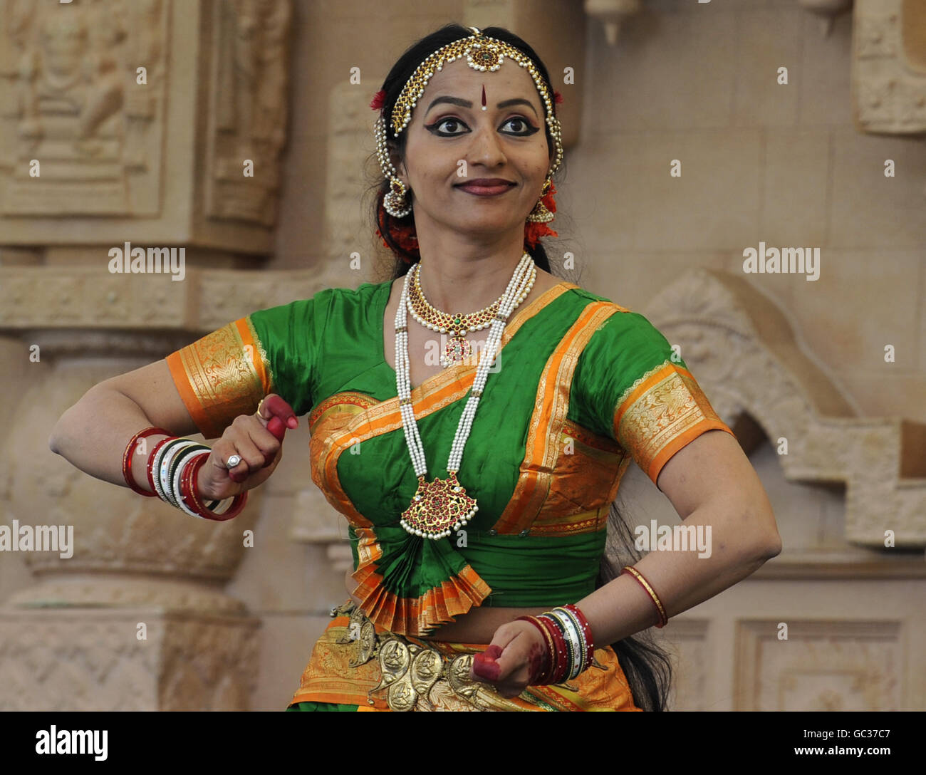 Indian dance stage hi-res stock photography and images - Alamy