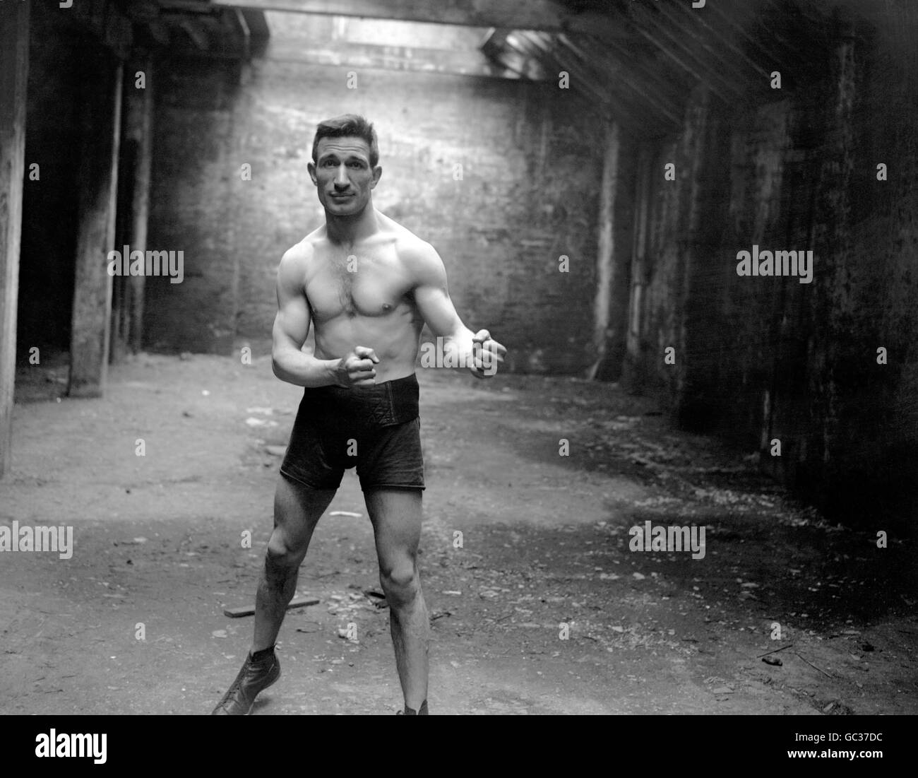 Boxing100yearsbookscans High Resolution Stock Photography and Images ...