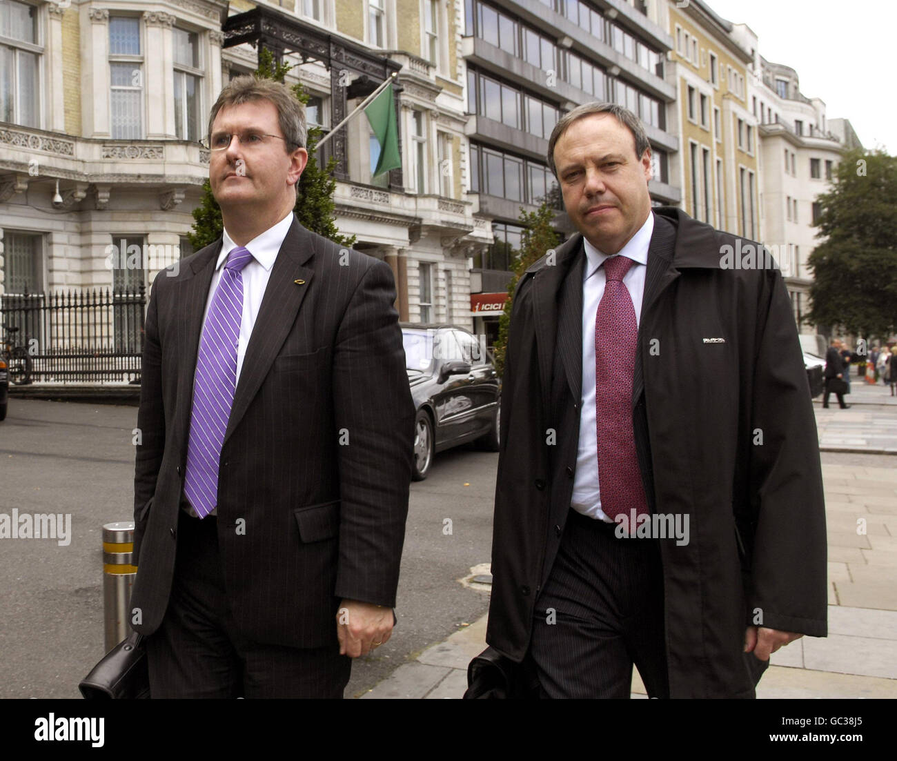 Jeffrey donaldson mp hi-res stock photography and images - Alamy