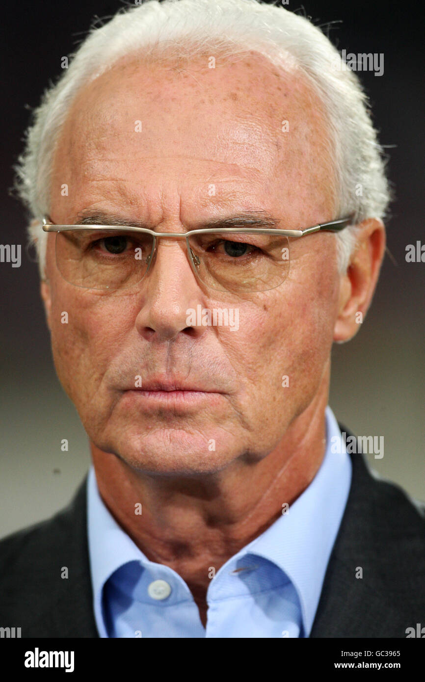 Franz beckenbauer at game hi-res stock photography and images - Alamy