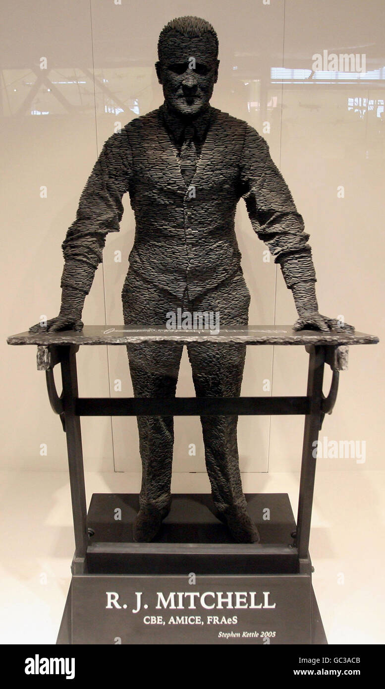 A statue of r j mitchell hi-res stock photography and images - Alamy