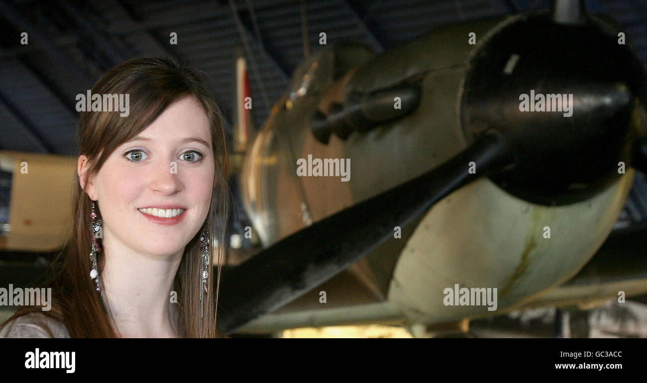 Statue of Spitfire designer unveiled at Science Museum Stock Photo - Alamy