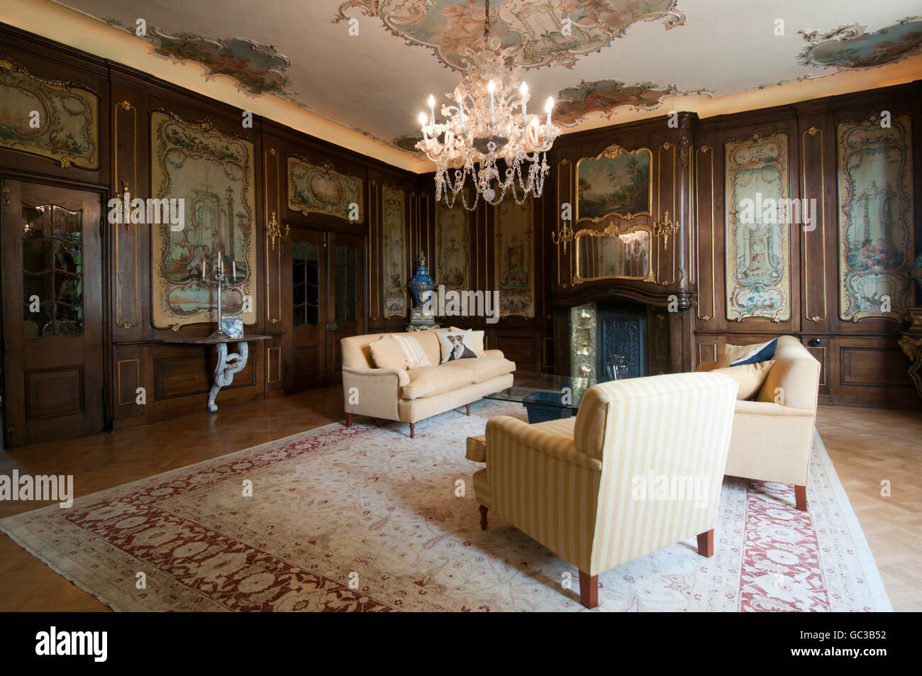 Rococo room hi-res stock photography and images - Alamy