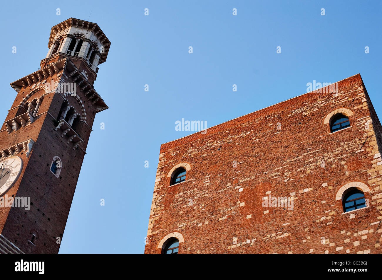 Torre dei Lamberti tower in Verona, Italy, Europe Stock Photo - Alamy