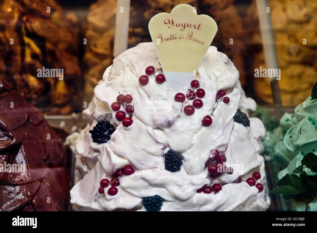 Interior ice cream shop europe hi-res stock photography and images - Alamy