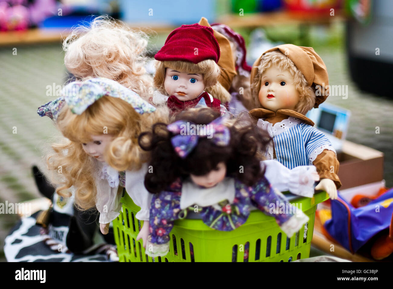 Market stall with dolls hi-res stock photography and images - Alamy