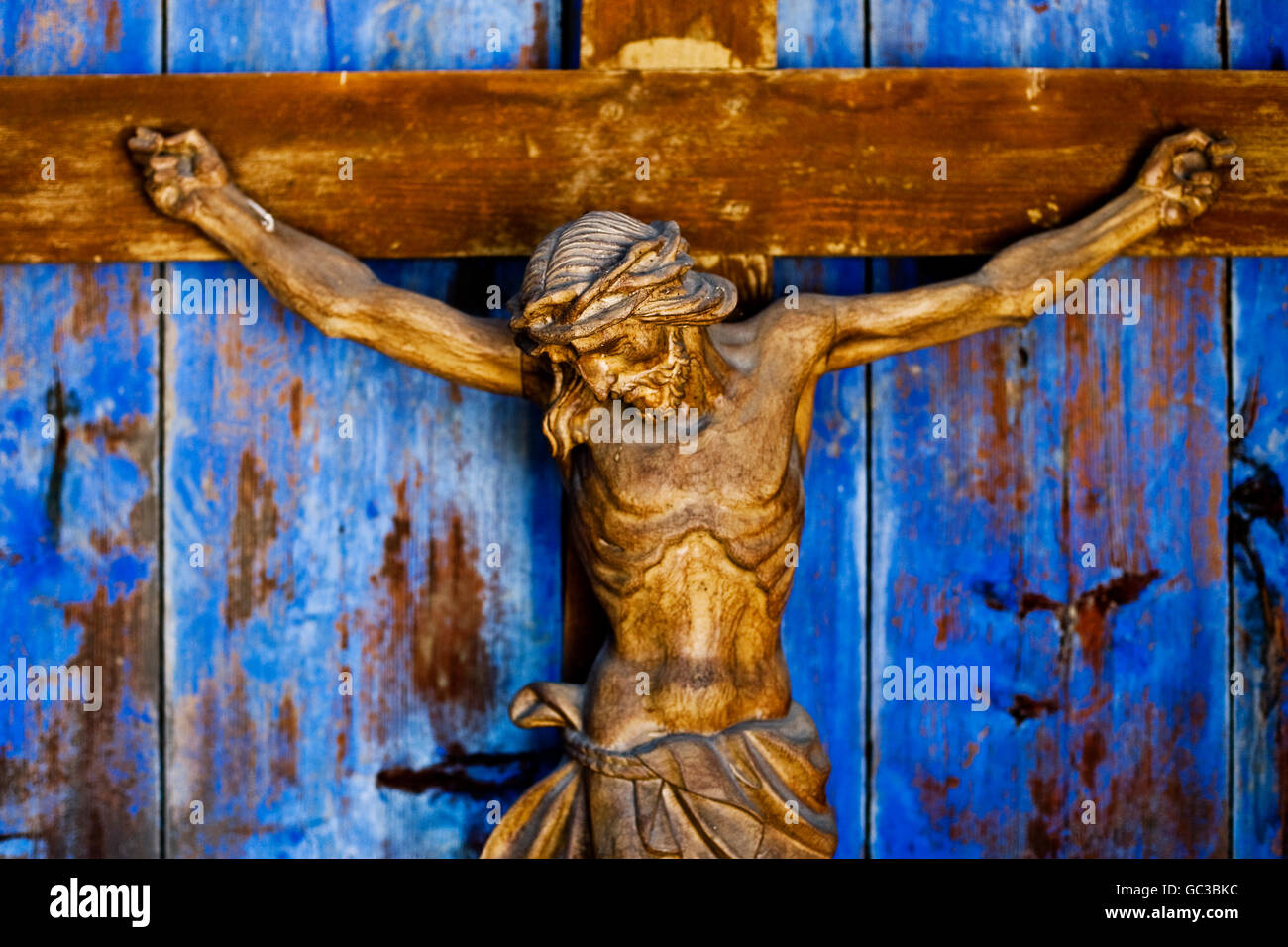 Carved wooden cross crucified jesus hi-res stock photography and images ...