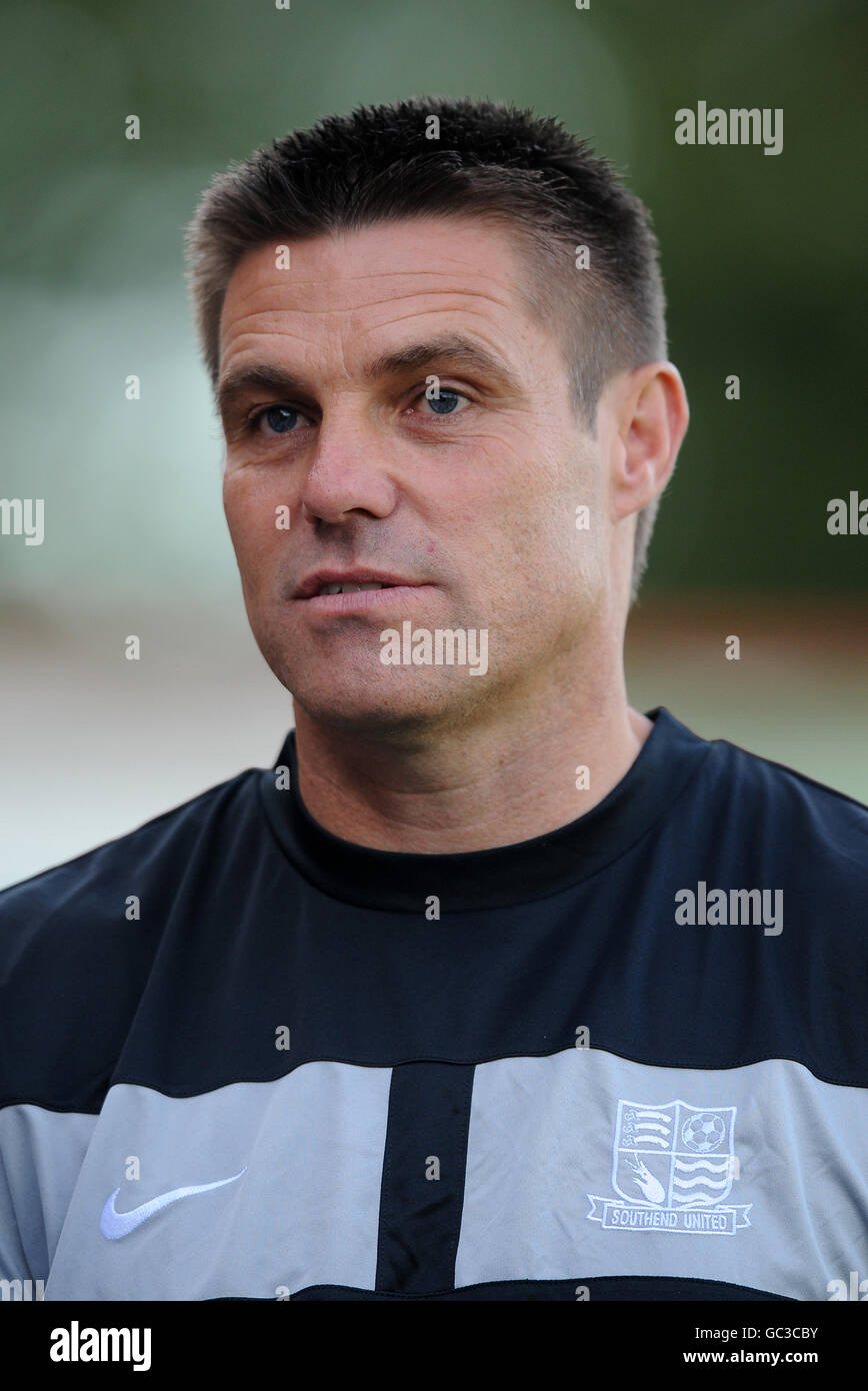 Southend united manager steve tilson hi-res stock photography and ...